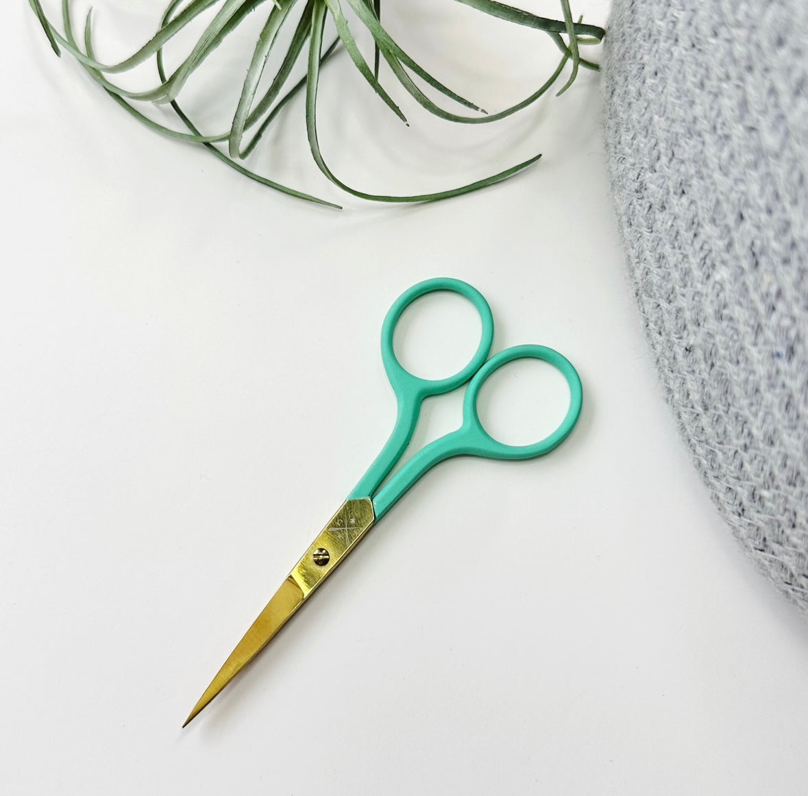 Embroidery Scissors with Gold Blade – High Crafting